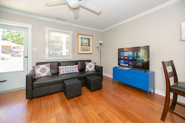 Clean+quiet+downtown+pets+fenced - Durham, NC