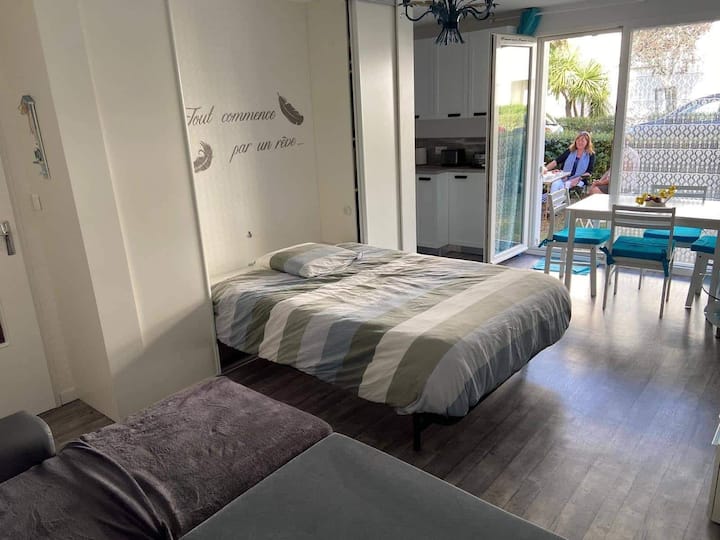 Bienvenue Dans Le Petit Navire Au Croisic - Le Croisic