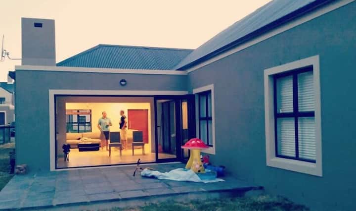 December Holiday Home Between Paarl & Stellenbosch - Klapmuts