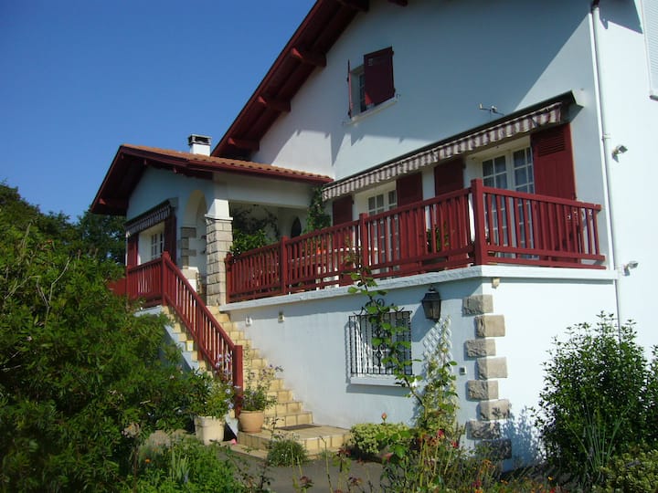 Bel Appartement Vue Montagne, Façon Gîte, Cambo... - Espelette