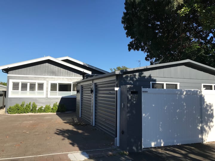 Fully Fenced, Warm And Equipped On Mcgrath - Napier