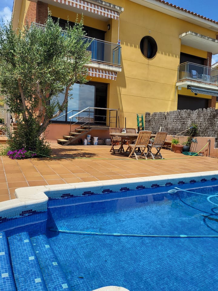 Casa Con Piscina - Mataró