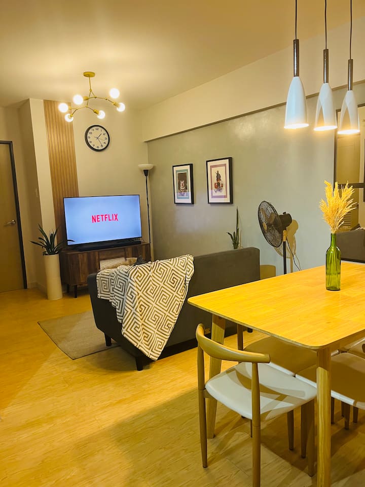 Pet-friendly Unit W/ Balcony | Netflix & Karaoke - Marikina