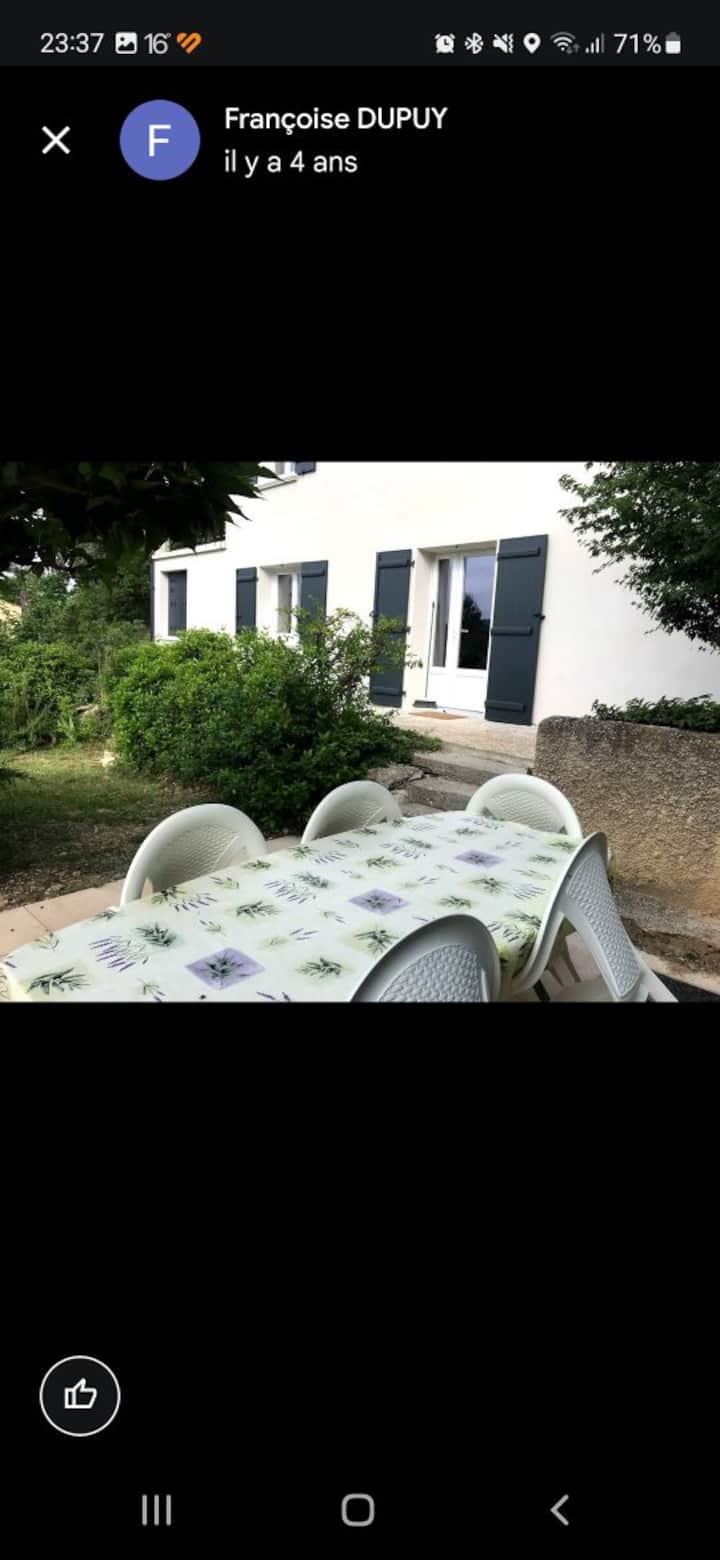 Rez-de-jardin Dans Une Maison - Gréoux-les-Bains
