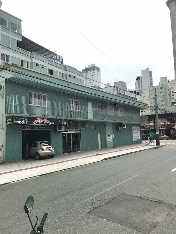 Casa Com Cap. Até 50 Pessoas, Garagem Para 4 Carro - Balneario Camboriú
