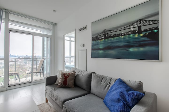 Beautiful Downtown Condo 2 Beds 1 Bath Lovely View - Toronto, ON