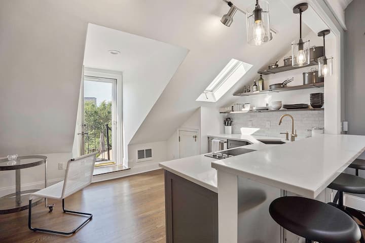 One Month In A Shared Loft Apartment - Boston, MA