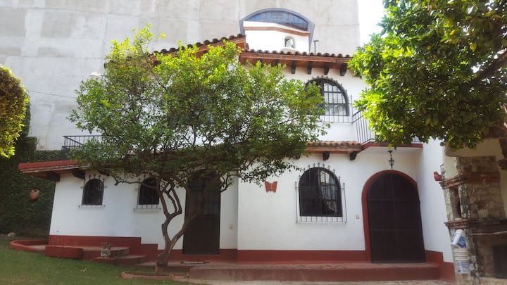 Casa Privada En Zona Residencial Segura En Oaxaca - Oaxaca