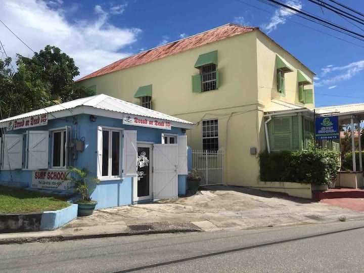 Roslyn Studio Apartment #1 - Worthing