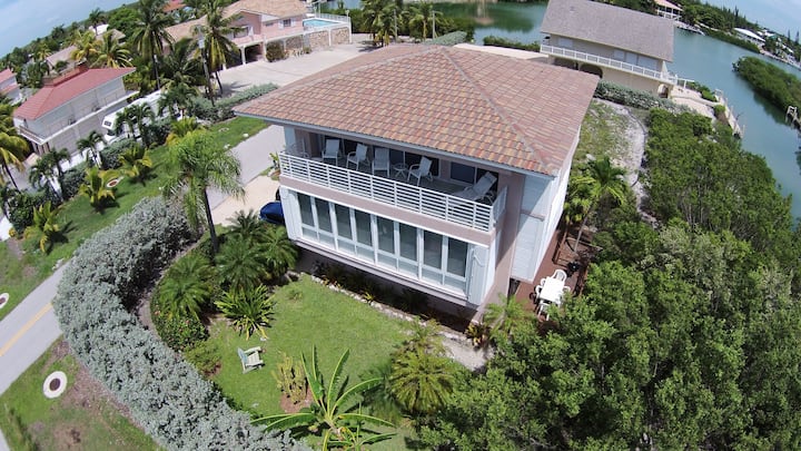 Beachfront Villa - Florida Keys - Houses for Rent in Marathon, Florida ...