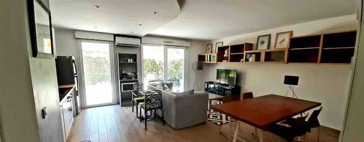 Appartement Spacieux De 2 Pièces En Rez De Jardin - Villeneuve-Loubet