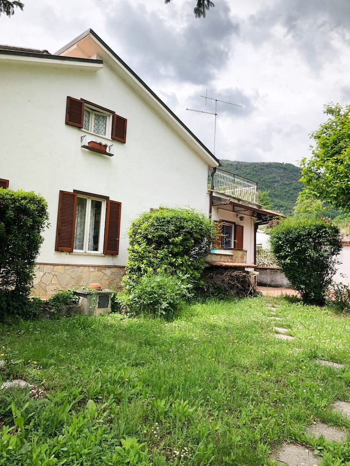 Una Ospitale Casa Con Giardino - Rieti