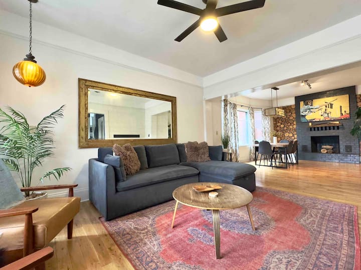 Beautiful Large Home In Prime Location! - Portland, OR