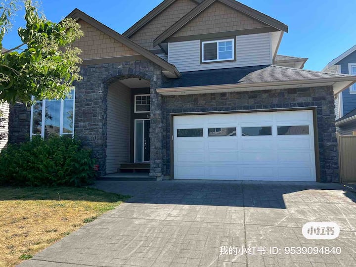 Beautiful River Property With 4 Bedrooms - Chilliwack