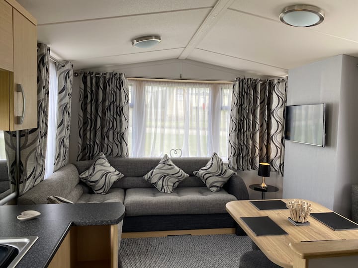 Beautiful Mobile Home On Trenance Holiday Park. - Newquay
