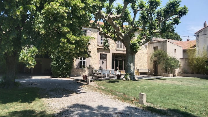 Mas De La Digue, Châteaurenard, 6 Chambres, 5 Sdb. - Avignon