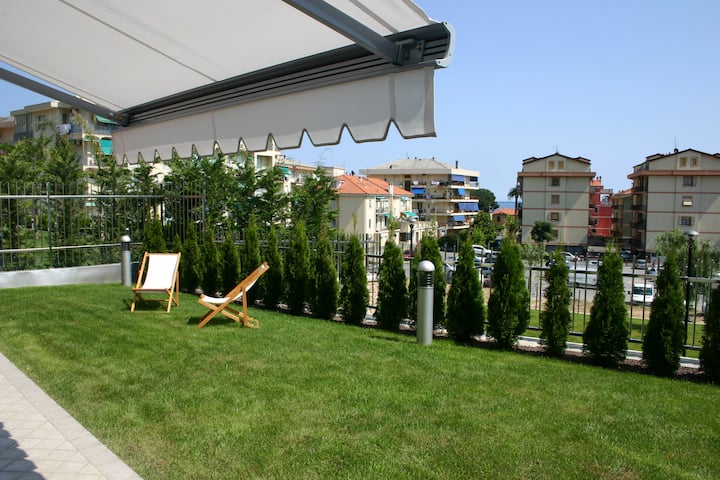 Trilocale Con Esclusivo Giardino - Ceriale