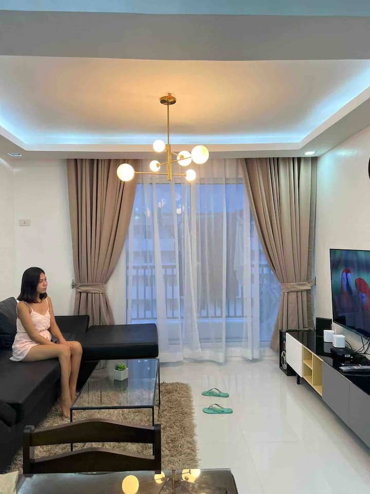 Spacious 2 Bedroom Condo 4 Rent W/ Amazing View - Lapu-Lapu City