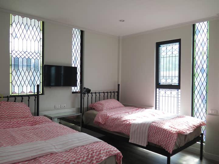 3 Beds Private Bathroom, Only 200m To Subway Mrt - Bangkok