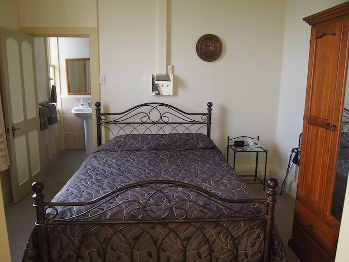 Manorviews (Lake View Suite) - Huntly