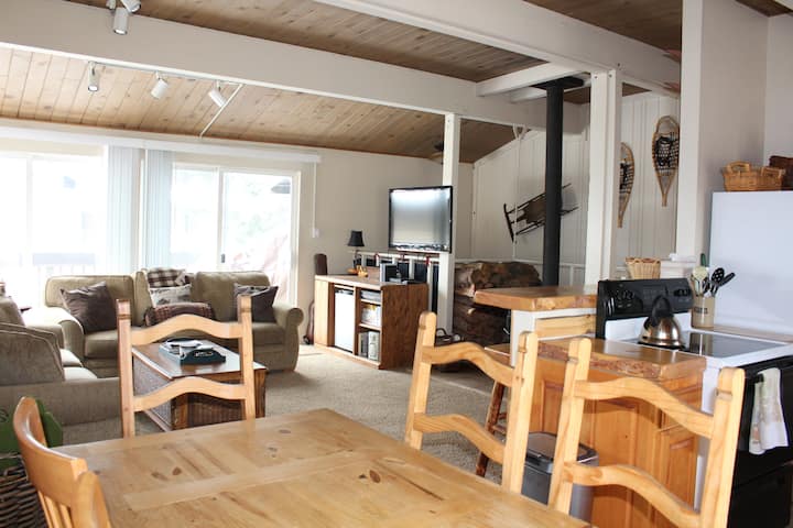 Timberline 2-story Town Home - Updated-comfort - 馬麥斯湖