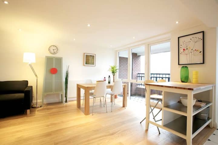 Modern Chelsea Flat - Fulham