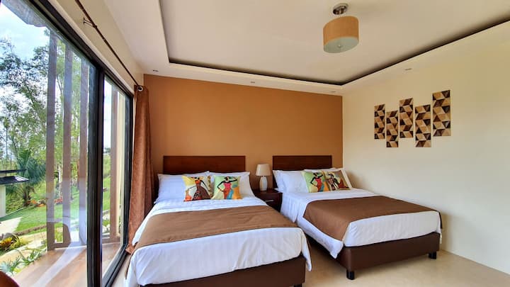 Spacio Caliraya Hillside Casita - Lumban