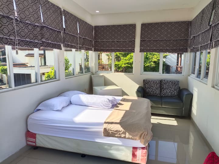 Sun Bath Two Bedrooms Villa In Vimala Hills - Bogor