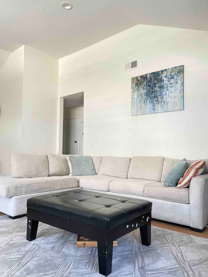 Condo In The Beautiful Resort Like Community - Newport