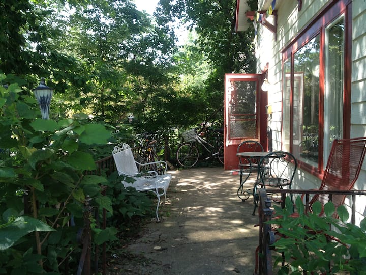 Charming 3br Home Near Iu Music - Bloomington, IN