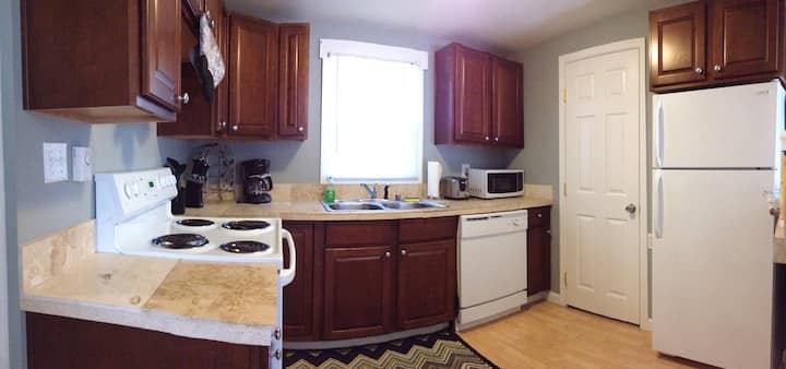 Charming 2 Bed/1 Bath Duplex - Steilacoom, WA