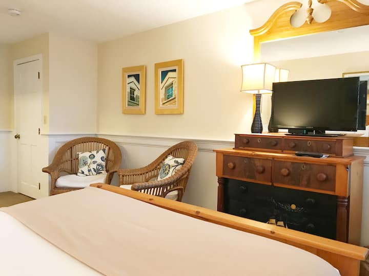 Standard Room - Inn At 7 Central - Provincetown, MA