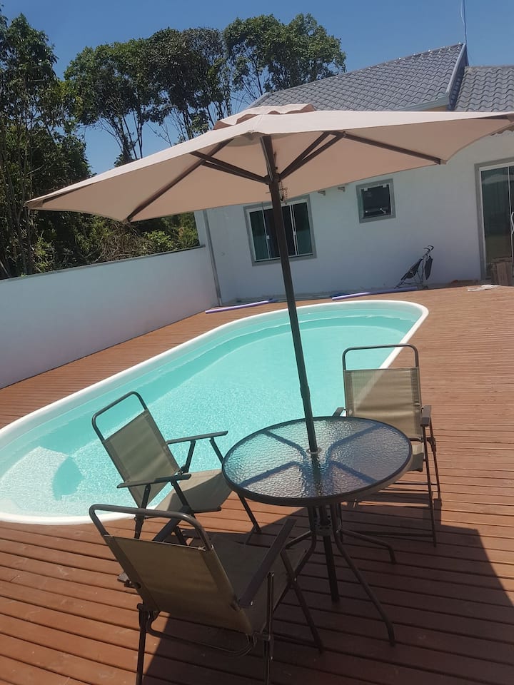 Casa Em Guaratuba: Piscina Aquecida/600m Da Praia. - Guaratuba