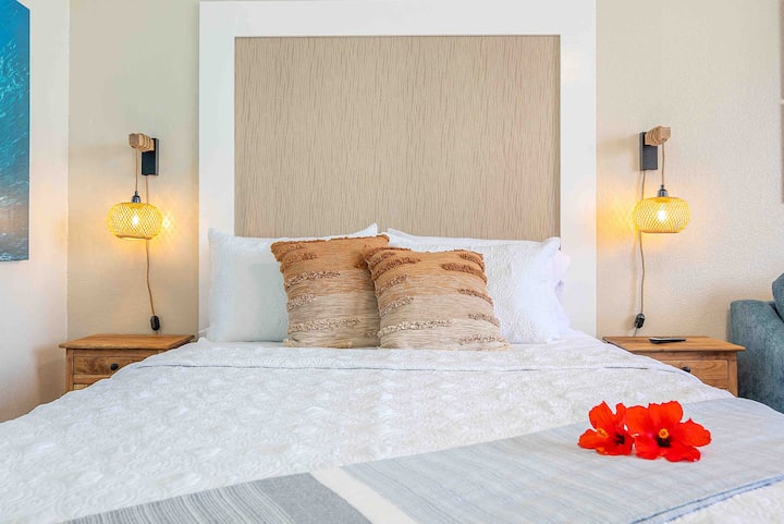 Luxury Waikiki Beach Bungalow (Walk Everywhere!) - Hunananiho, Waimanalo