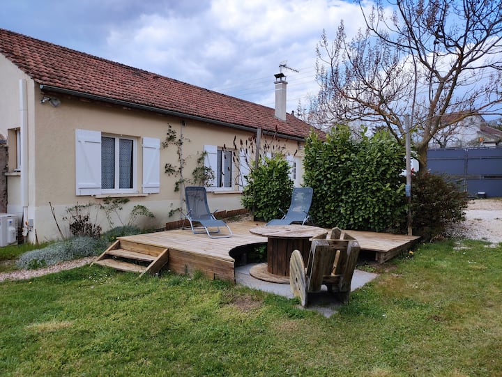 Maison Sur Son Terrain De 1000 M2 Arboré Et Clos - Semur-en-Auxois