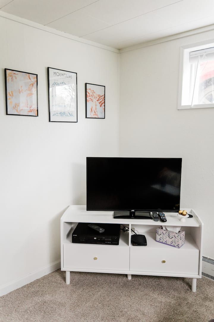 Charming One Bedroom In Midtown - Anchorage, AK