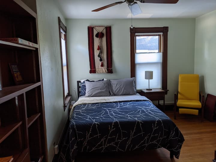 1br Atwood Neighborhood Flat (Upper, Shared Entry) - Governor Nelson State Park, Waunakee