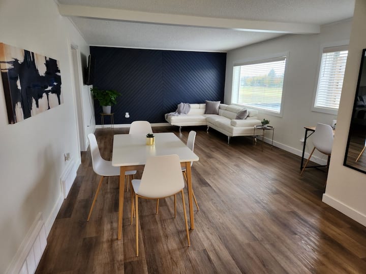Modern, Spacious, Upstairs Apt. - Prince Albert