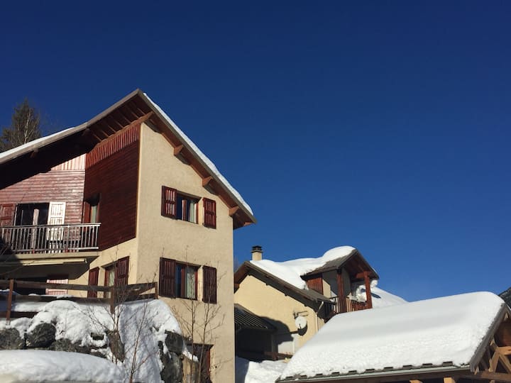 Chalet Kritter Is Home From Home - Briançon