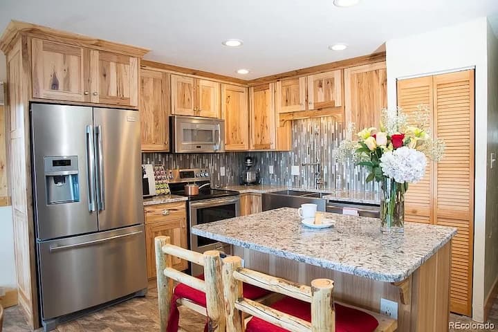 Spectacular Yampa Views In Updated Condo - Steamboat Springs, CO
