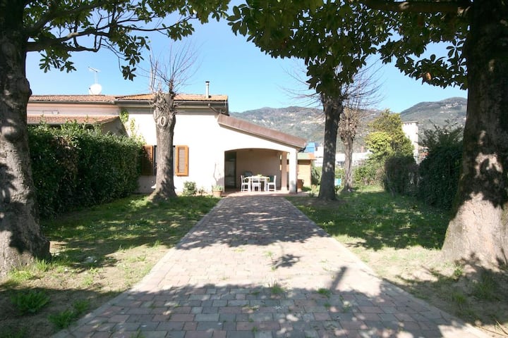 Villetta Bifamiliare Nel Verde A  Pietrasanta - Marina di Pietrasanta