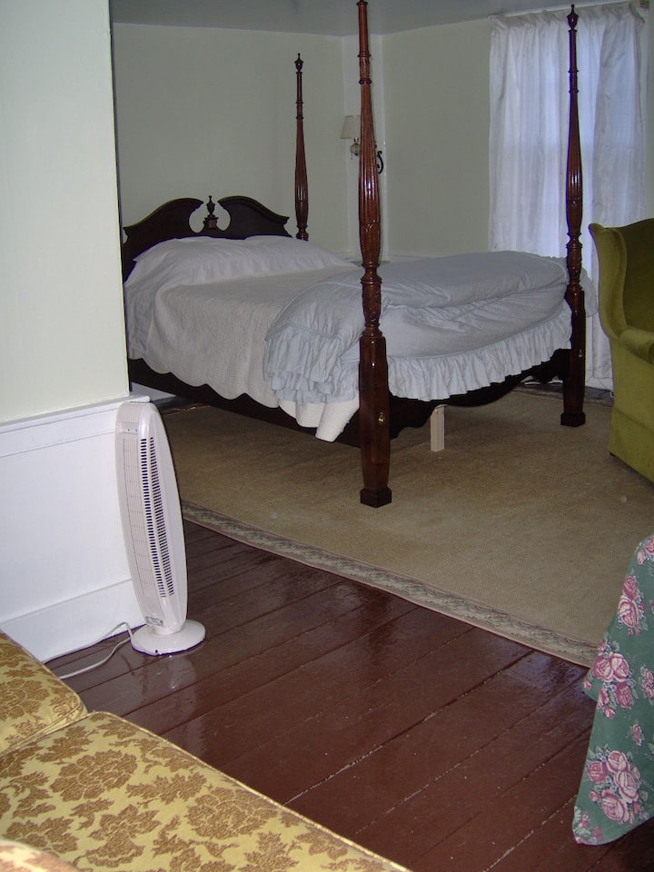 Step Back In Time To 1757, On Crocker Park, Pb, Nk - Beverly, MA
