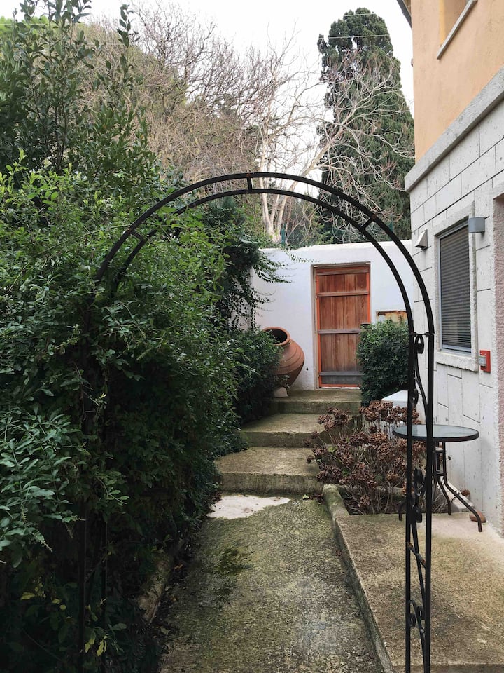ÇEşme Evi-müstakil Havuzlu Ve Bahçeli - Çeşme