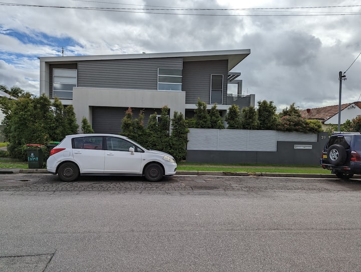 "Torestin2"
 A Modern 2 Bedroom Townhouse ! - Newcastle