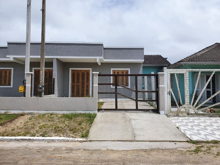 Casa 2 Quartos Em Nova Tramandaí Para 6 Pessoas - Tramandaí