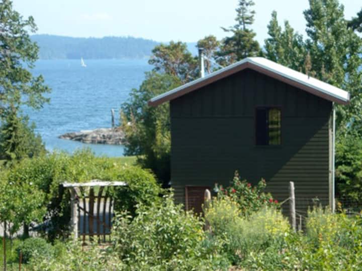 Beautiful Waterfront Cottage On A 4 Acre Farm - Orcas Island, WA