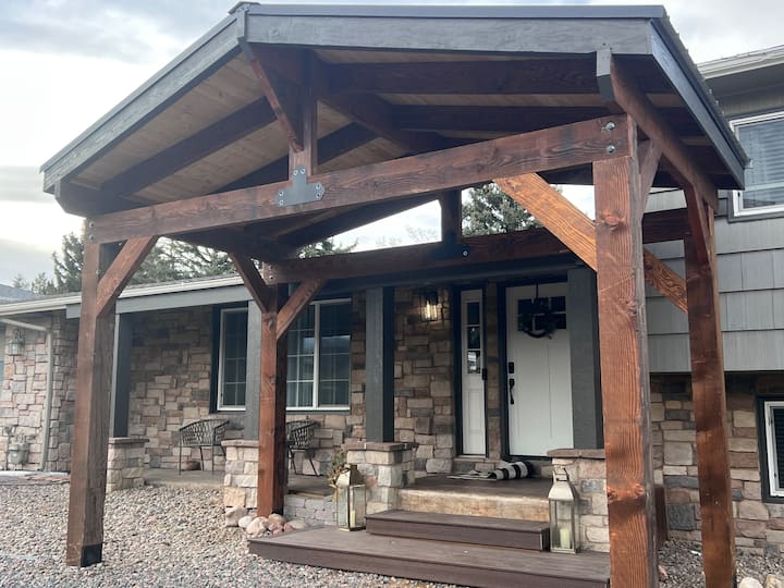 Large Pet Friendly Home W/hot Tub Near Broadmoor! - Colorado