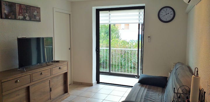 Nice Renovated T3, 150m From The Beach, Air-conditioned, Wifi, Comfortable Bedding, Calm - La Seyne-sur-Mer