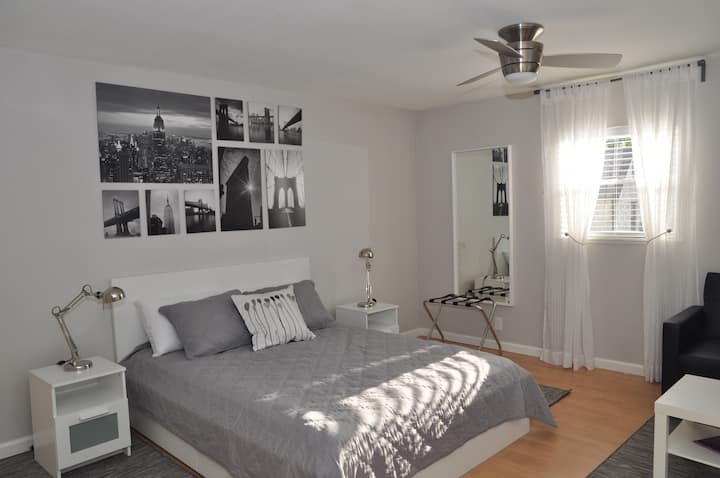 Carriage House Flat In Historic Monte Vista (U-1) - North Park Drive – San Antonio
