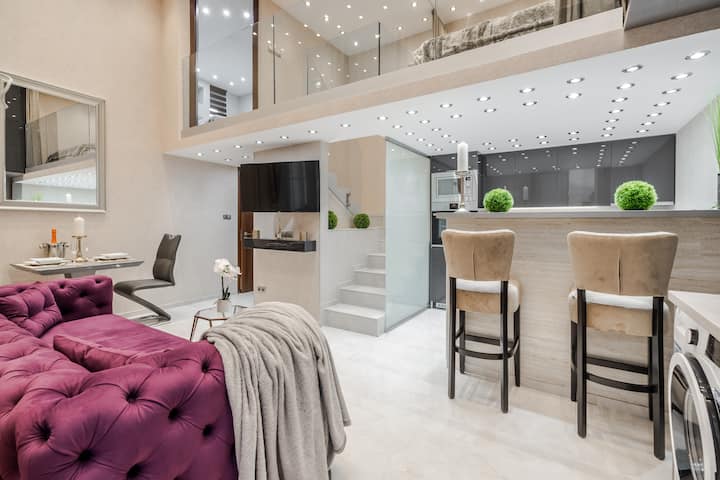 Stylish Two-bedroom Suite In The Center - Budapest